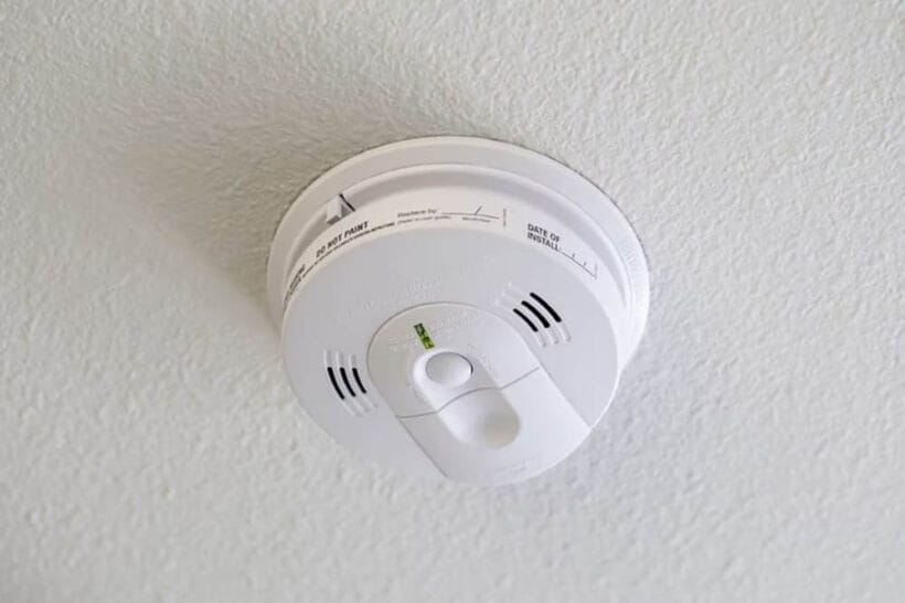 Smoke Alarm Went Off Then Stopped - Causes and How to Fix - HOMIVI