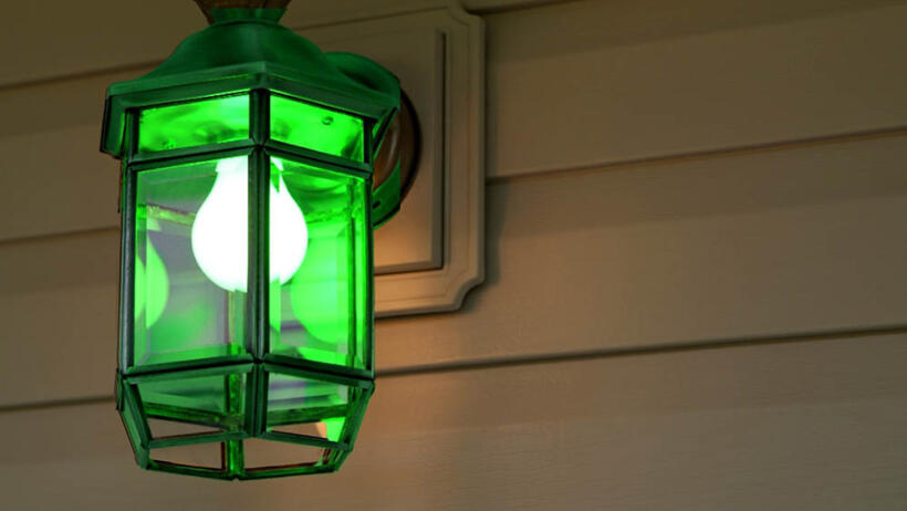 What Do Green Porch Light and Red Porch Light Mean? - HOMIVI